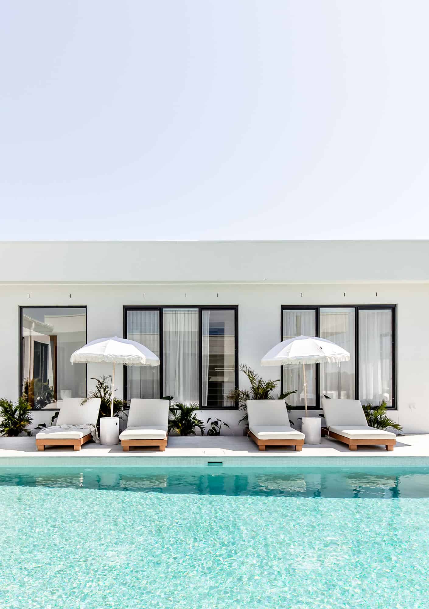 How to choose the perfect pool colour - Oak and Orange