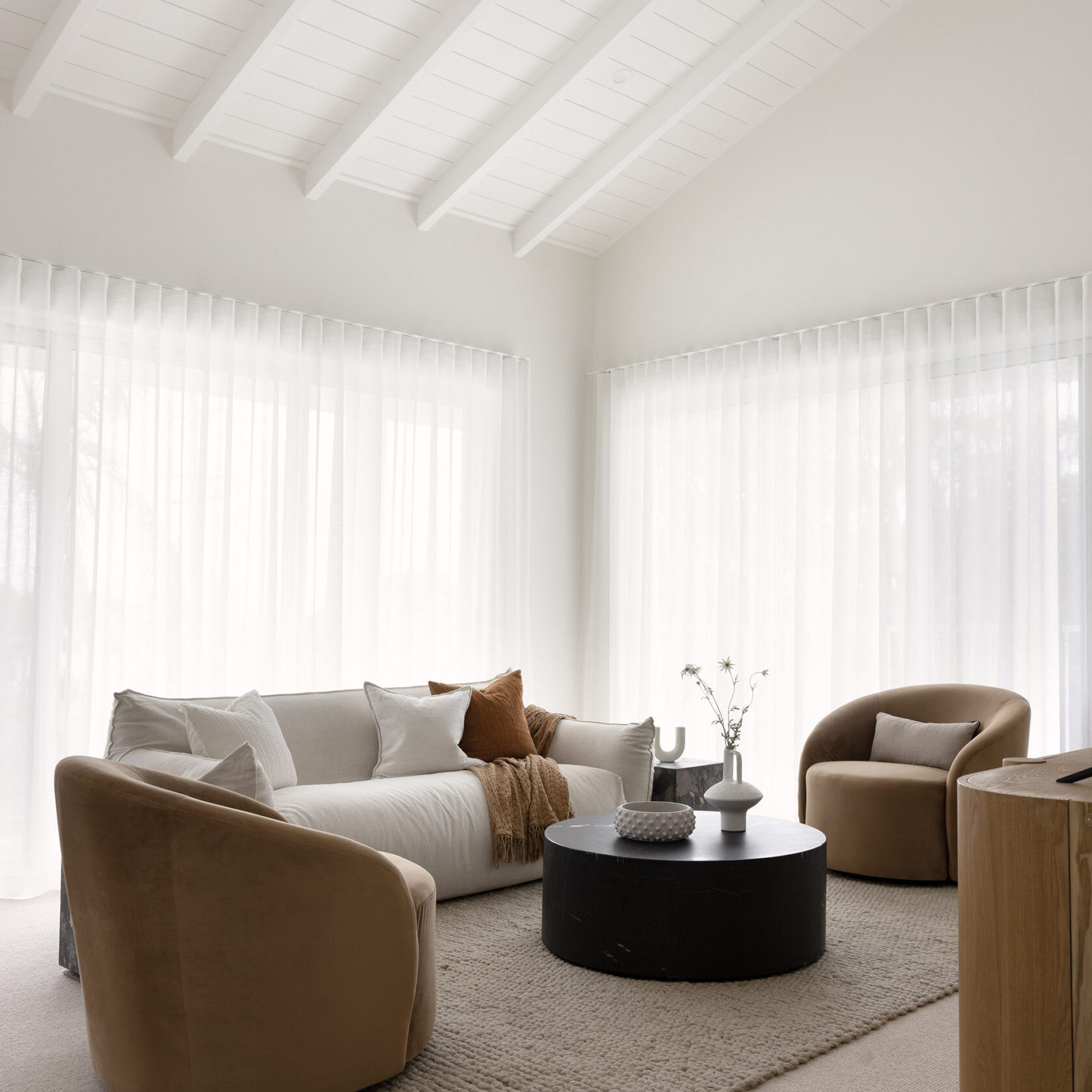 Blinds and Curtains Pairings That’ll Make Your Home Shine - Oak and Orange